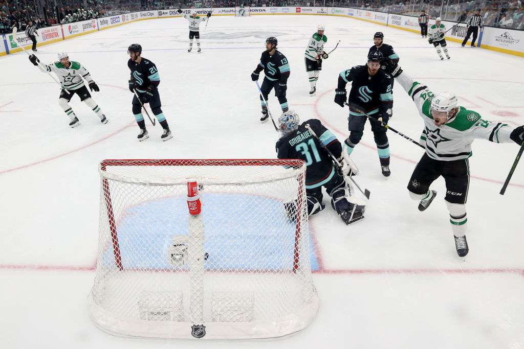 Roope Hintz Dallasin voiton takuumiehenä